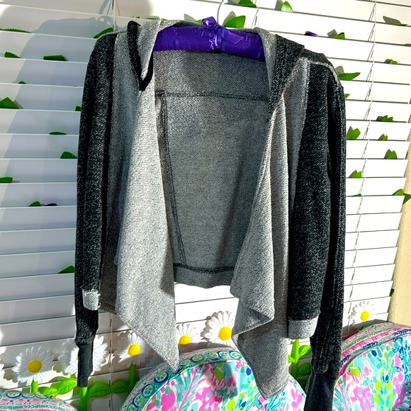 Miss Chievous | Tops | Miss Chievous Light And Dark Tweed Gray Open ...
